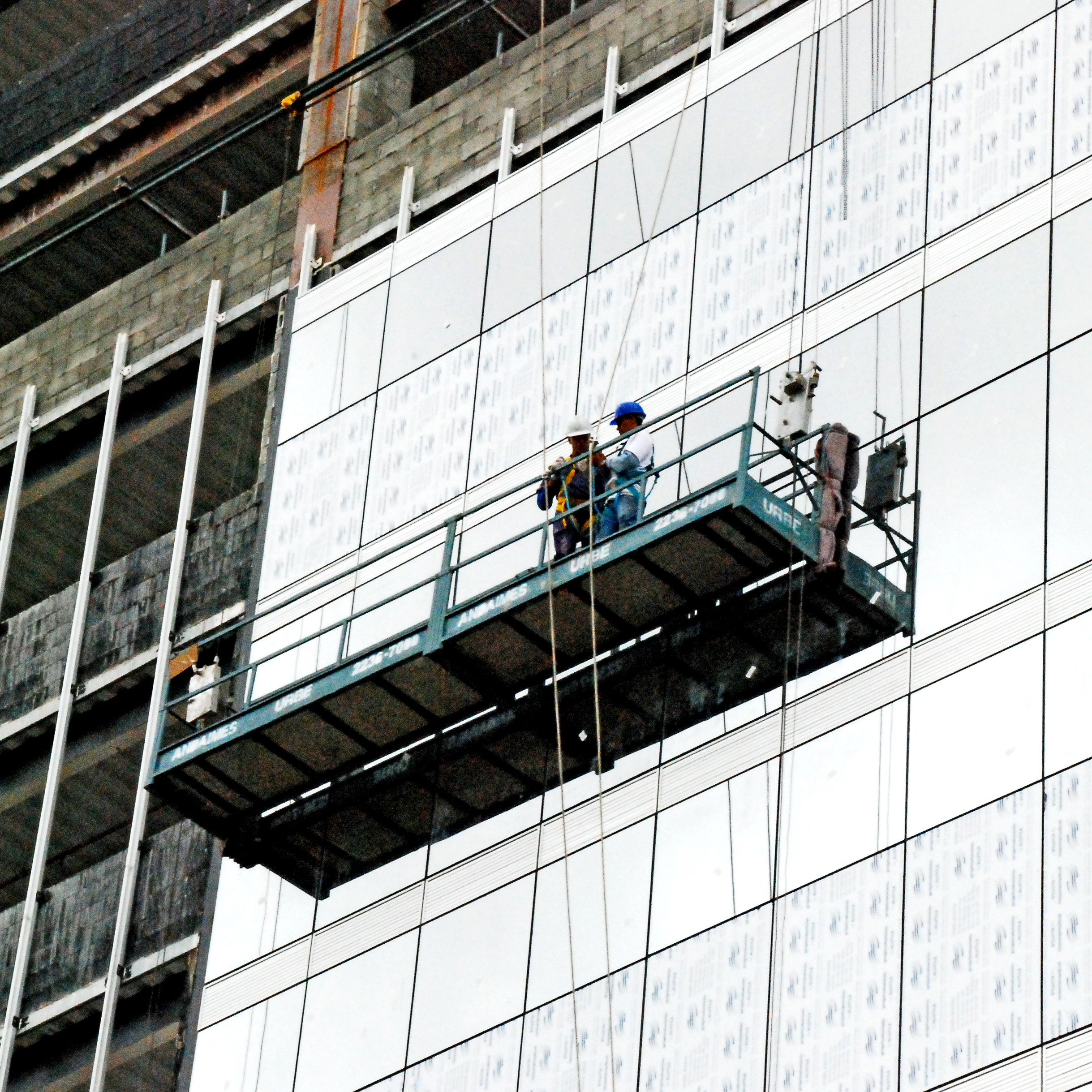 Suspended Platform Rental & Installation – Qualibec